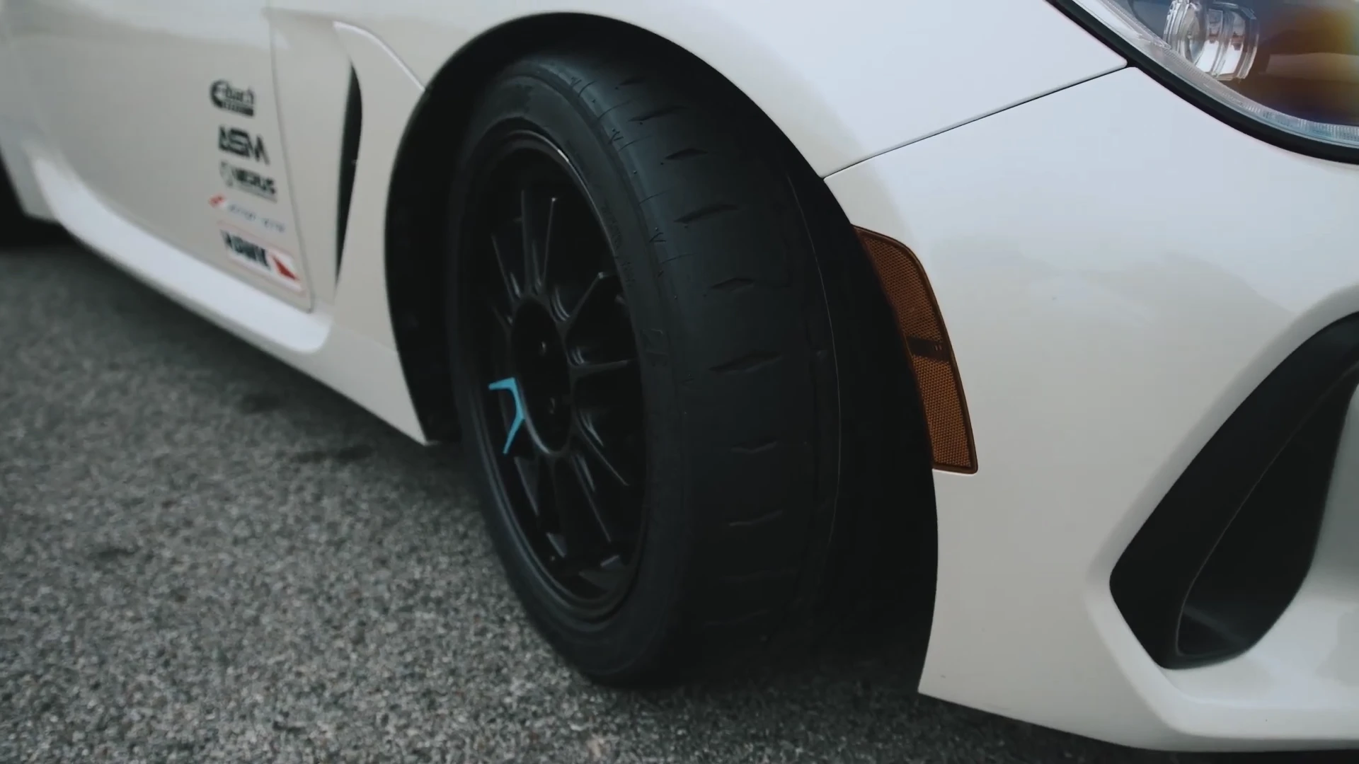 How to Put a Tire on a Rim: A Complete Guide : DrivingSphere